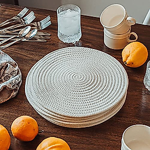OrganiHaus White Farmhouse Placemats, Set of 6 Round Woven Placemats, Heat Resistant Circle Cotton Placemats, Rustic Outdoor Placemats for Patio Table, Washable Round Placemats for Dining Table