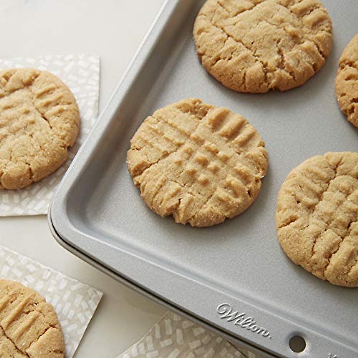 Wilton Recipe Right Small Non-Stick Baking Sheet, Cookie Sheet, 13.2 x 9.25-Inch, Steel