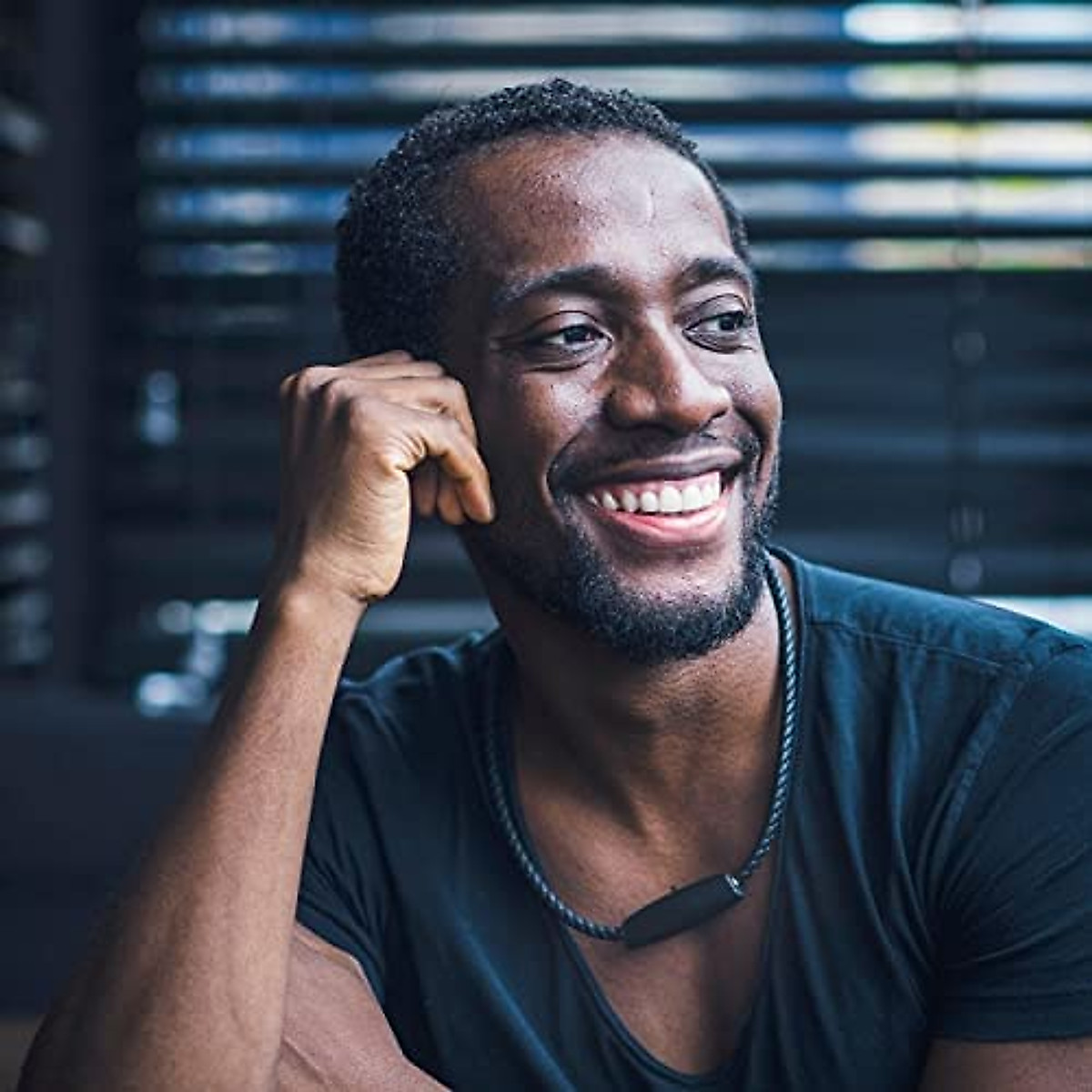 Airvida M1 Wearable Ionic Air Purifier| Titanium Necklace and Collar Clip| 99% removal rate verified by 3-party labs| USB rechargeable (19.6 in, Black)| Best gift for mom