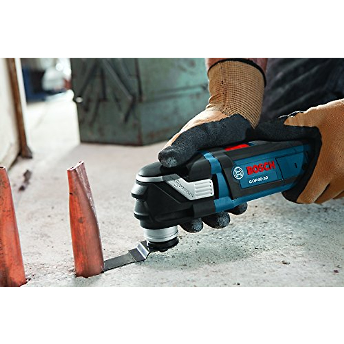 BOSCH Power Tools Oscillating Saw - GOP40-30C â€“ StarlockPlus 4.0 Amp Oscillating MultiTool Kit Oscillating Tool Kit Has No-touch Blade-Change System, 32 Accessories and Case