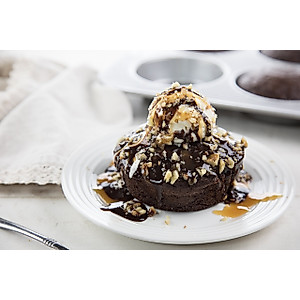 USA Pan Mini Round Cake and Cinnamon Roll Pan, 6 Well, Nonstick & Quick Release Coating, Made in the USA from Aluminized Steel, 15-3/4 by 11