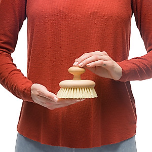 Redecker Natural Tampico Fiber Massage Brush with Oiled Beechwood Knob, 4-Inch Diameter, Made in Germany