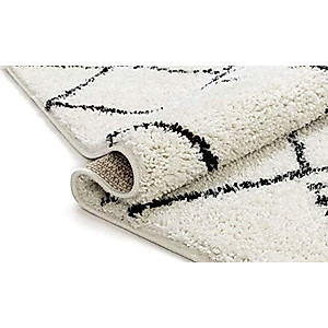 Well Woven Panto Ivory Moroccan Shag Diamond Trellis Pattern Area Rug (5'3" x 7'3")