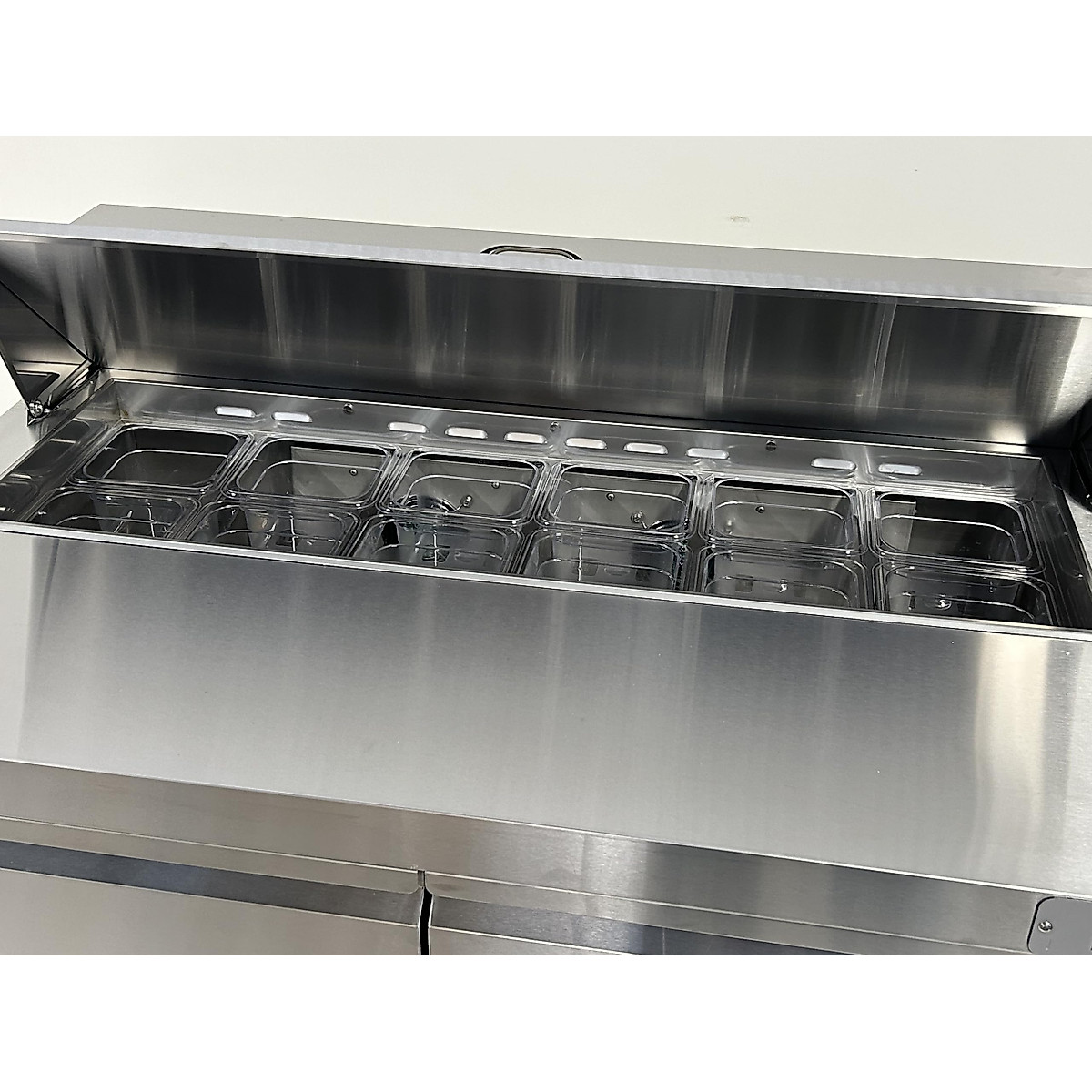 GenKraft Commercial Refrigerated - Salad/Sandwich Prep Table 48", 12 pan Capacity, Refrigerated Stainless Prep Table, used in Restaurants, Food Trucks, Fast Food Shops etc.