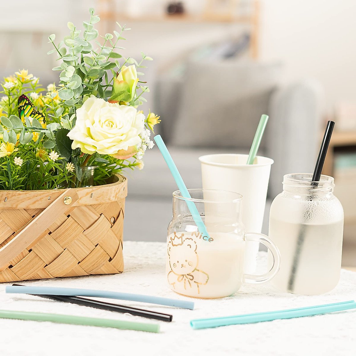HAPPY CREATE 8 Pcs Reusable Silicone Premium Softy Drinking Straws in Snap Straw-Openable Design Hot and Cold Compatible（4 colors）