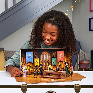 Wizarding World Harry Potter, Magical Minis Collector Set with 7 Collectible 3-inch Toy Figures, Kids Toys for Ages 5 and up