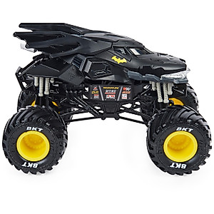 Monster Jam Official Batman Monster Truck - Retro Batmobile Collector 1:24 Scale Die-Cast Vehicle - Chrome Rims and BKT Tread Tires for Use in All Playsets - Collectible for Fans & Birthday Parties