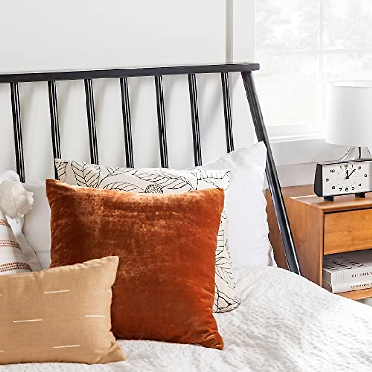 Walker Edison Lennon Platform, Queen (U.S. Standard), Black