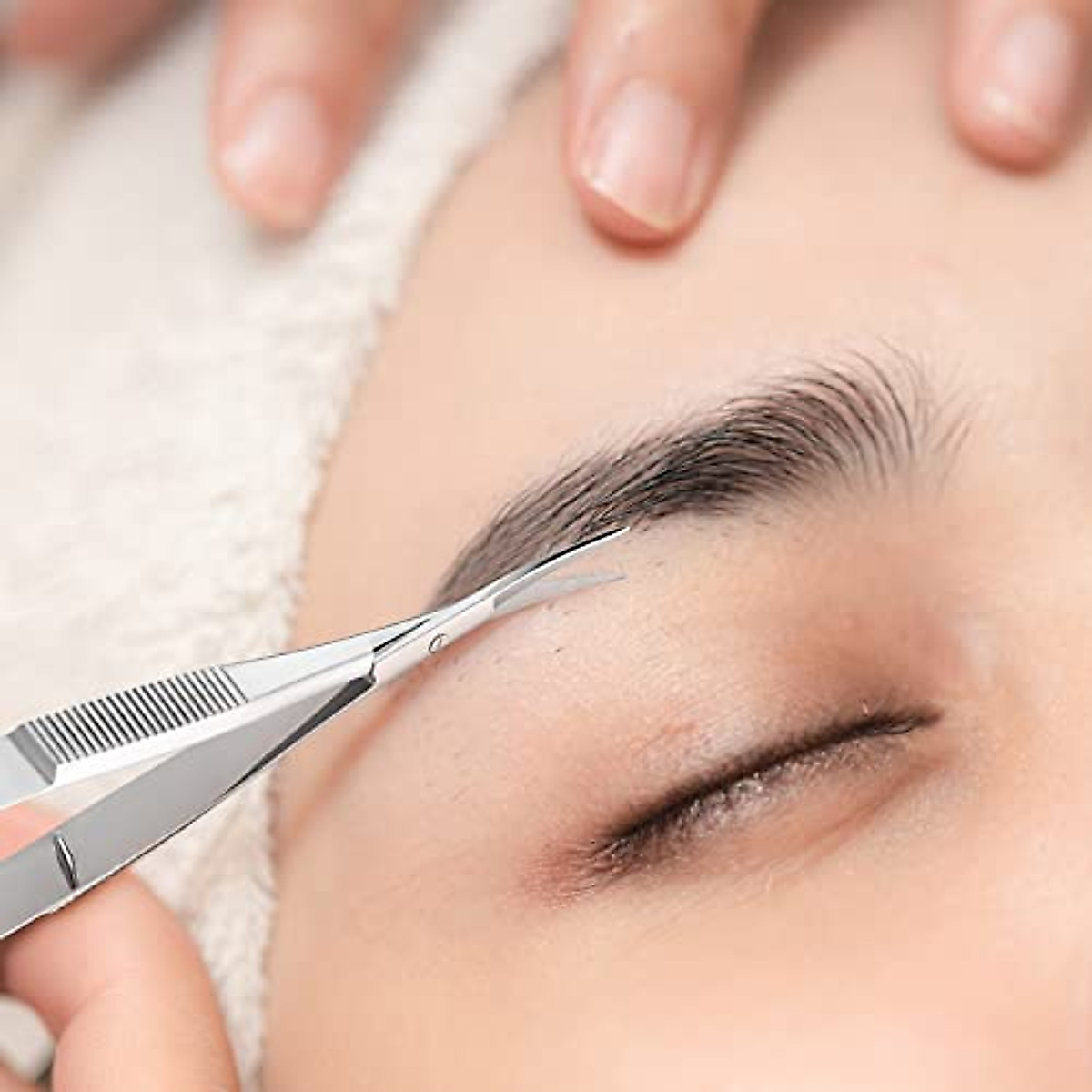 2 Pieces 4.7 Inch Stainless Steel Spring Scissors Embroidery Sewing Snips Scissors Eyebrow Trimming Scissor Curved Tip Thread Scissor for Ear Nose Mustache, 2 Styles (Silver)