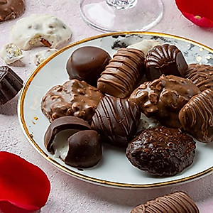 Gift Basket for Women | Chocolate Gift Box for Woman | Prime Gift Set for Mom, Wife, Girlfriend, Lover, Romantic | Bonnie and Pop