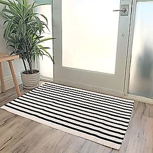 LEEVAN Black and White Striped Rug Doormat 24"x35" Washable Front Porch Rug Farmhouse Layered Door Mats Outdoor Cotton Hand Woven Throw Carpet for Entryway/Front Steps/Bathroom/Home Entrance