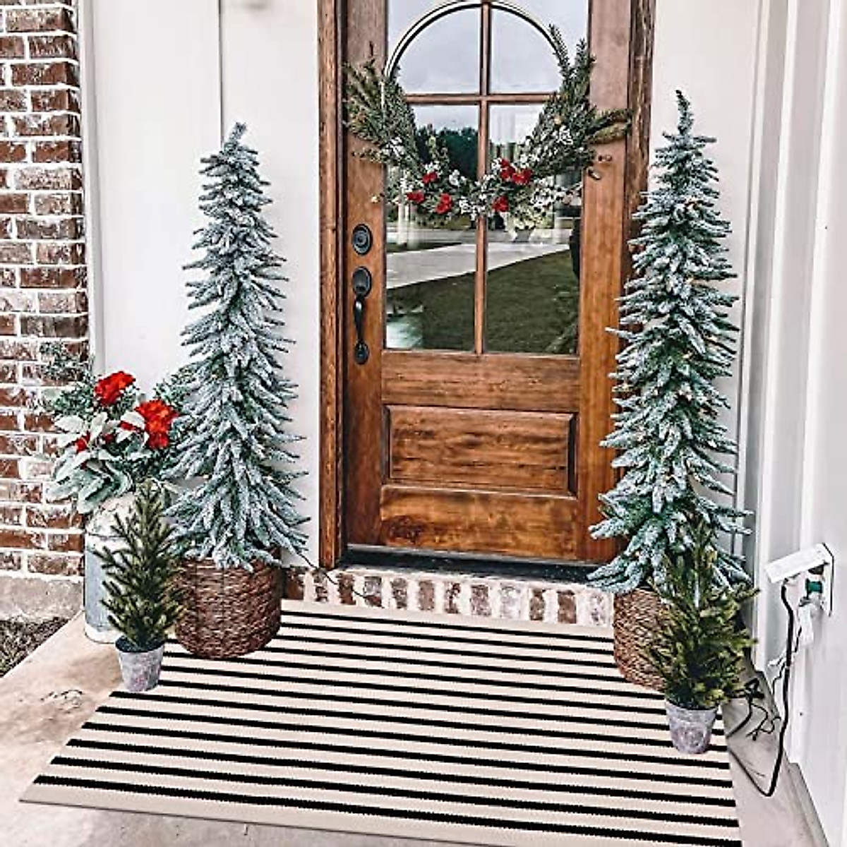 LEEVAN Black and White Striped Outdoor Rug Runner 24"x51" Layering Doormat Farmhouse Front Porch Rug Cotton Woven Washable Throw Carpet for Hallway/Front Steps/Bathroom/Kitchen/Home Entrance