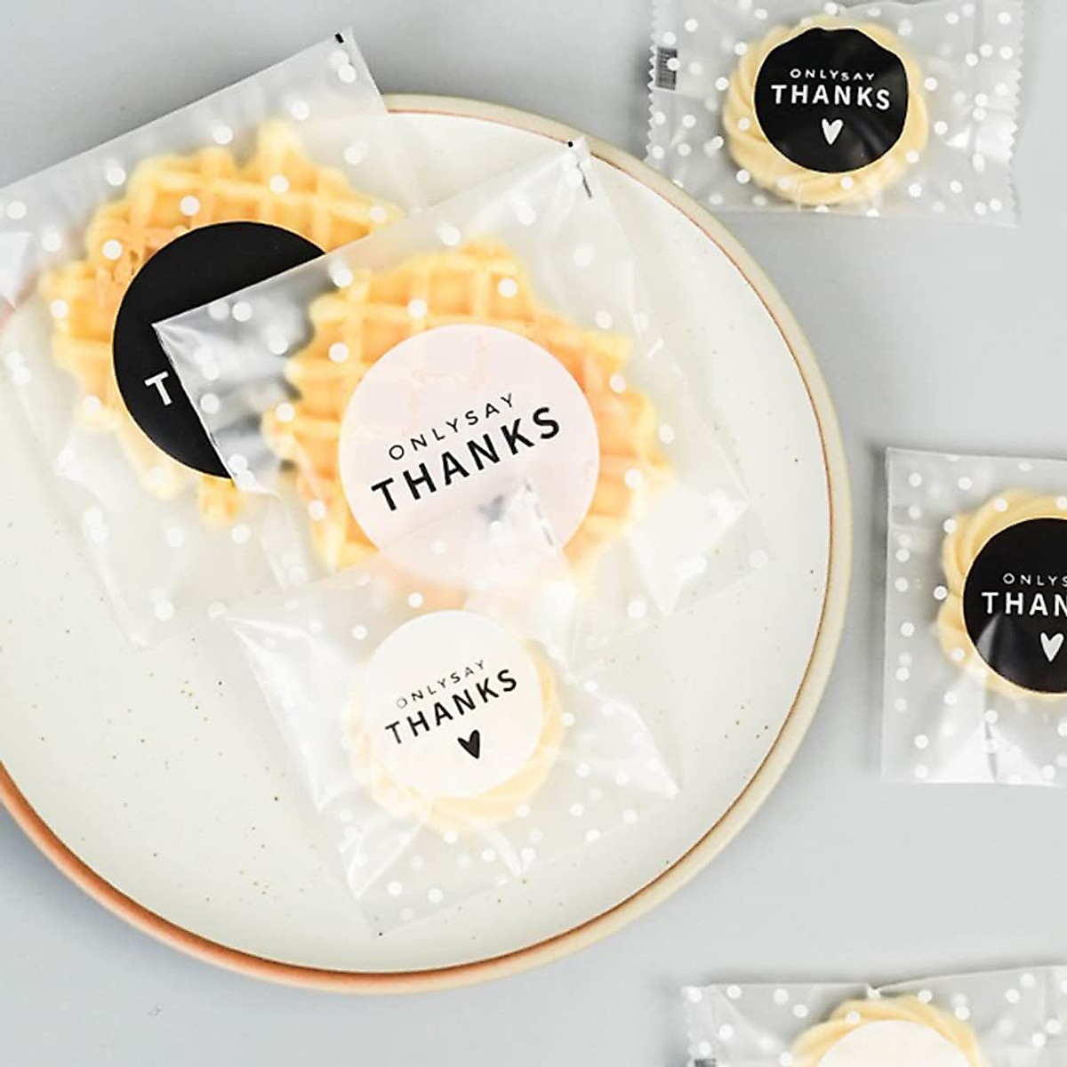 Self Adhesive Cookie Bags Cellophane Treat Bags, White polka dots with Black and White “Thanks” Print for Party Gift Giving Bakery Candy Cookie (100 Pcs, 3.94 x 3.94 Inches)
