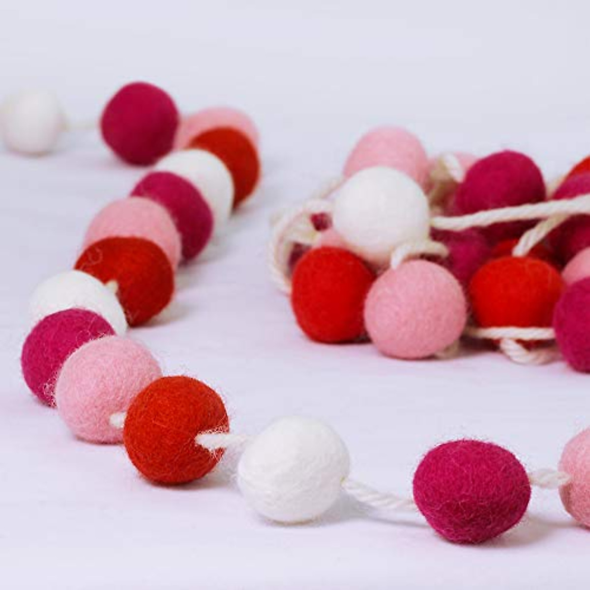 Supla 6' Long Pom Pom Garland 24 Pcs 1" Diameter Wool Felt Balls Garland Strand Red Pink Rose White Ball Garland Valentine's Day Party Garland Tree Garland for Mantel Wall Child's Room Nursery Décor