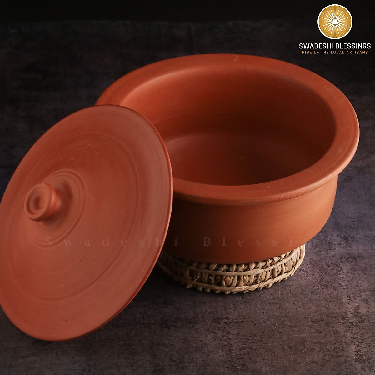 Swadeshi Blessings HandMade Exclusive Range Unglazed Earthen Kadai/Mud Handi/Mitti Ke Bartan/Clay Pot for Cooking & Serving with Lid(with Mirror Shine) + Free Palm Leaf Stand (5.5 Liters)