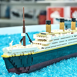RiceBlock Large Titanic Model Building Block Kit, Home Alone Adults Challenging Huge Hard Titanic Cruise Ship Model Building Set Toys for Kids, 1333 Pieces