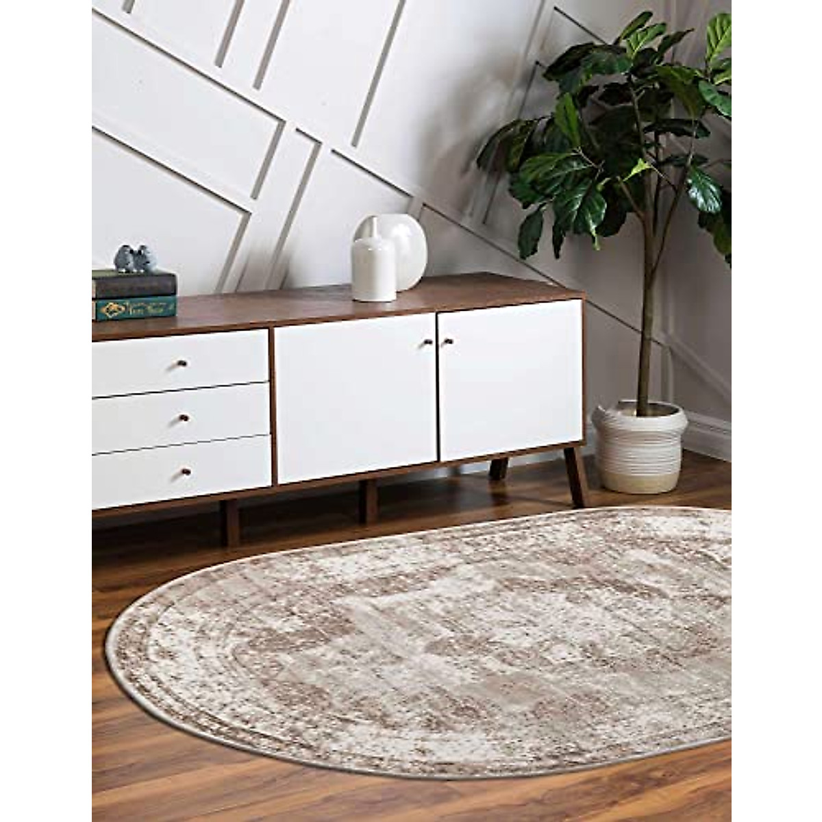 Rugs.com Monte Carlo Collection Rug – 4' x 6' Oval Beige Medium Rug Perfect for Living Rooms, Large Dining Rooms, Open Floorplans
