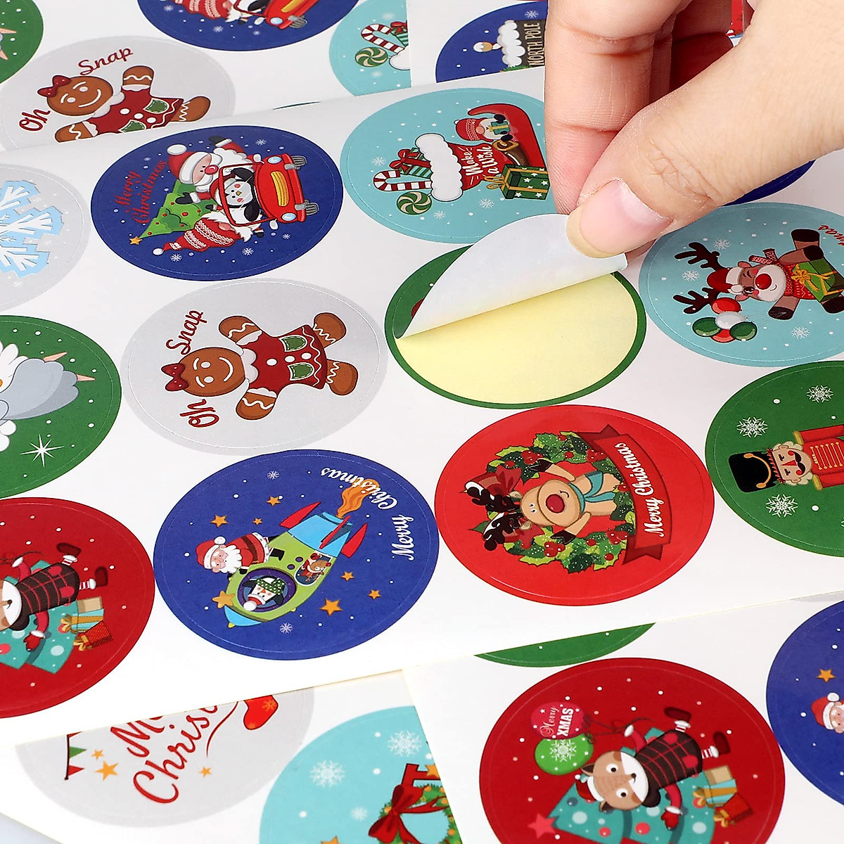 HOWAF Christmas Stickers, 96pcs Assortment Holiday Sticker Round Xmas Label Stickers Gift Stickers Kids Stickers for Crafts, Scrapbooking, Card Making, Christmas Party Supplies, 24 Patterns, 4cm