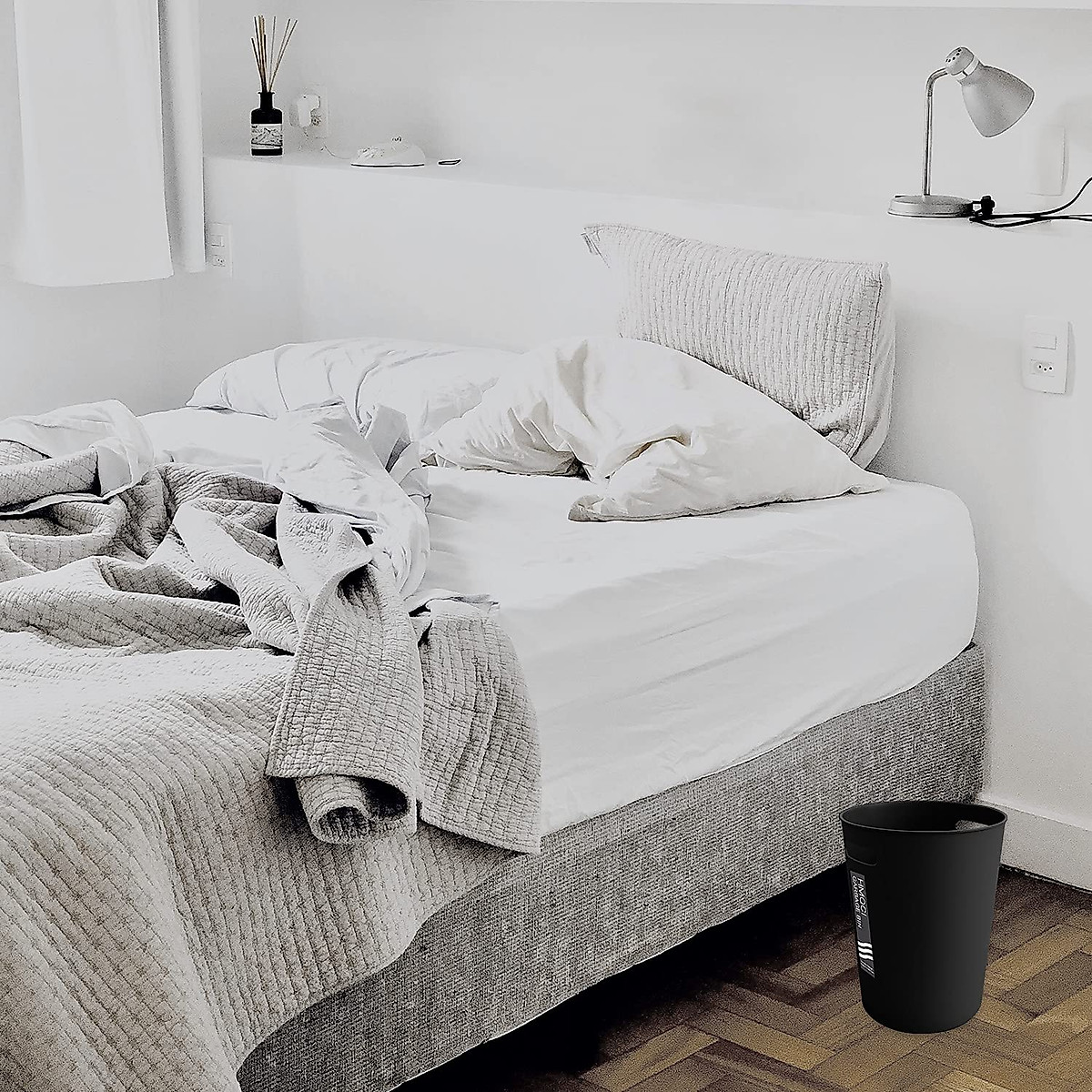 HMQCI Small Trash Can Round Plastic Wastebasket, Garbage Container Bin, 7.7"x10.2" (Black, 1.5 Gallons)