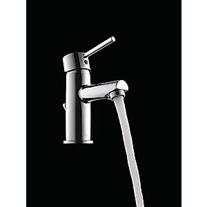 Delta Faucet Modern Single Hole Bathroom Faucet, Single Handle Bathroom Faucet Chrome, Bathroom Sink Faucet, Drain Assembly, Chrome 559LF-PP 7.25 x 6.00 x 6.25 inches