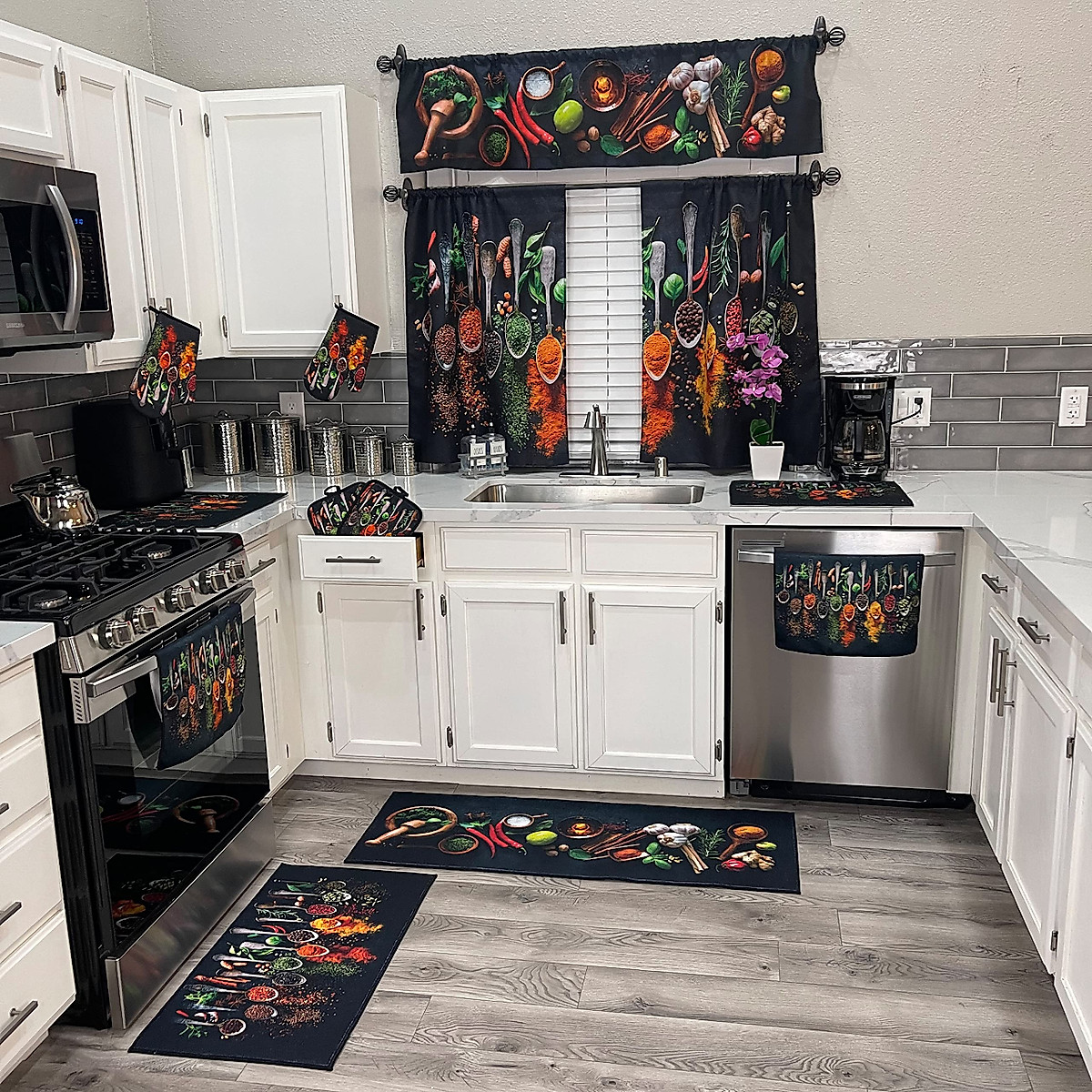 UpNUpCo Artistic Colorful Oven Mitts - Unique & Cute - Soft & Safety - Quilted & Padded - Heat Resistant - Beautiful Kitchen Gloves - Chef Gloves - Spicy Oven Mitt 2 Pieces - 7" x 10" x 1"