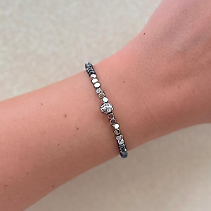 Pura Vida Bracelet Hematite Stretch Bracelet with Skull Charm - Halloween Bracelet & Party Favors - Stretch Bracelet & Adjustable Bracelets for Women - Cute Bracelets