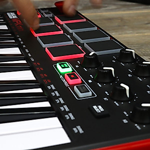 Akai Professional MPK Mini MKII – 25 Key USB MIDI Keyboard Controller With 8 Drum Pads, 8 Assignable Q-Link Knobs and Pro Software Suite Included