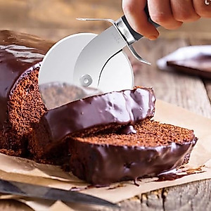 SCHVUBENR Premium Pizza Cutter - Stainless Steel Pizza Cutter Wheel - Easy to Cut and Clean - Super Sharp Pizza Slicer - Dishwasher Safe - Handles Large and Small Pizza - Corte De Pizza(Black)