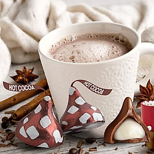 Hershey's Kisses Bulk Candy, Milk Chocolate With Marshmallow Flavored Creme Candy, Hot Cocoa Candy, Bulk Bag, Romantic Gift, Individually Wrapped In Brown And White Foil (Hot Cocoa, 2 Pound)