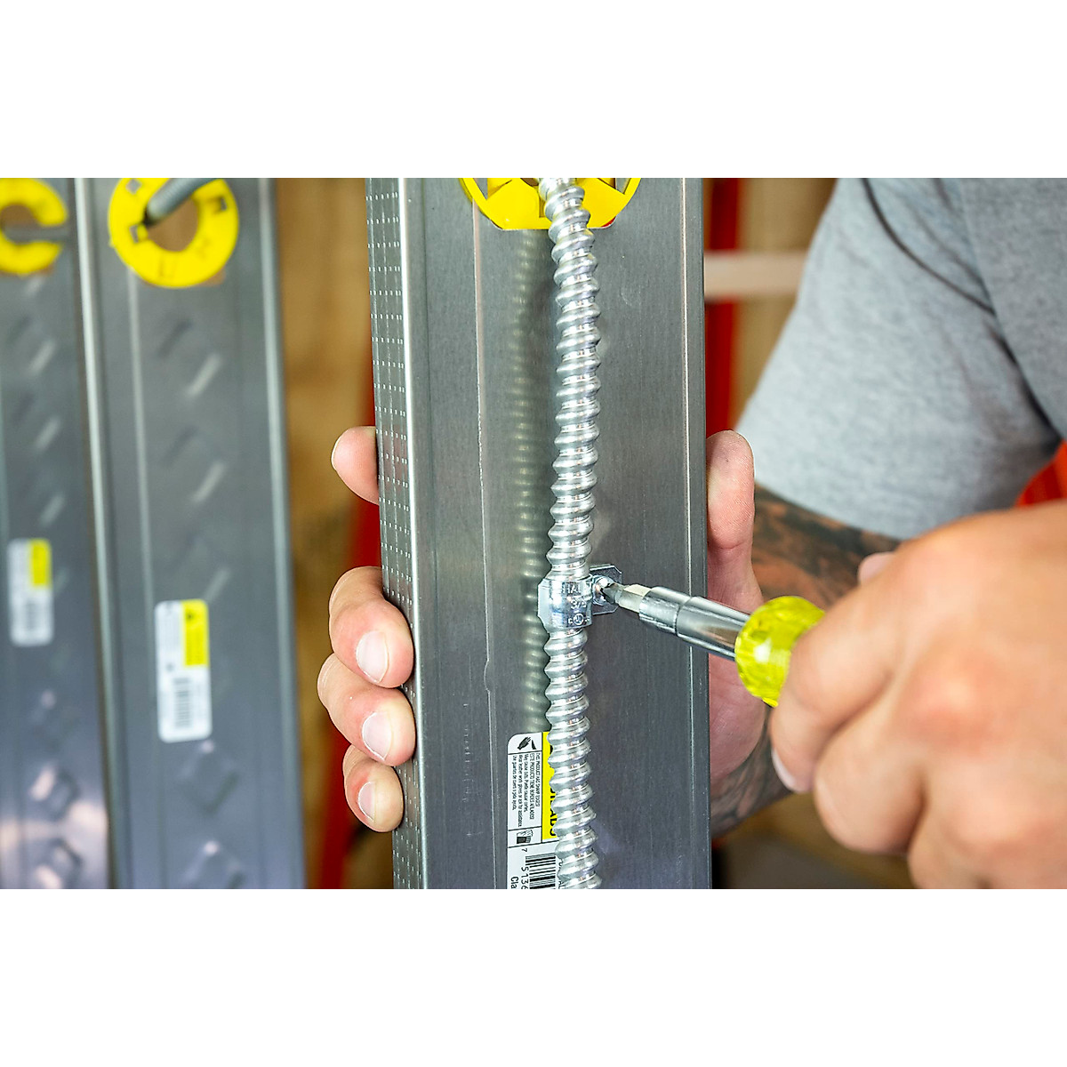 Halex – ½ Inch Flexible Metal Conduit (FMC) Squeeze Connector – 04205B – 25 Per Pack – Silver