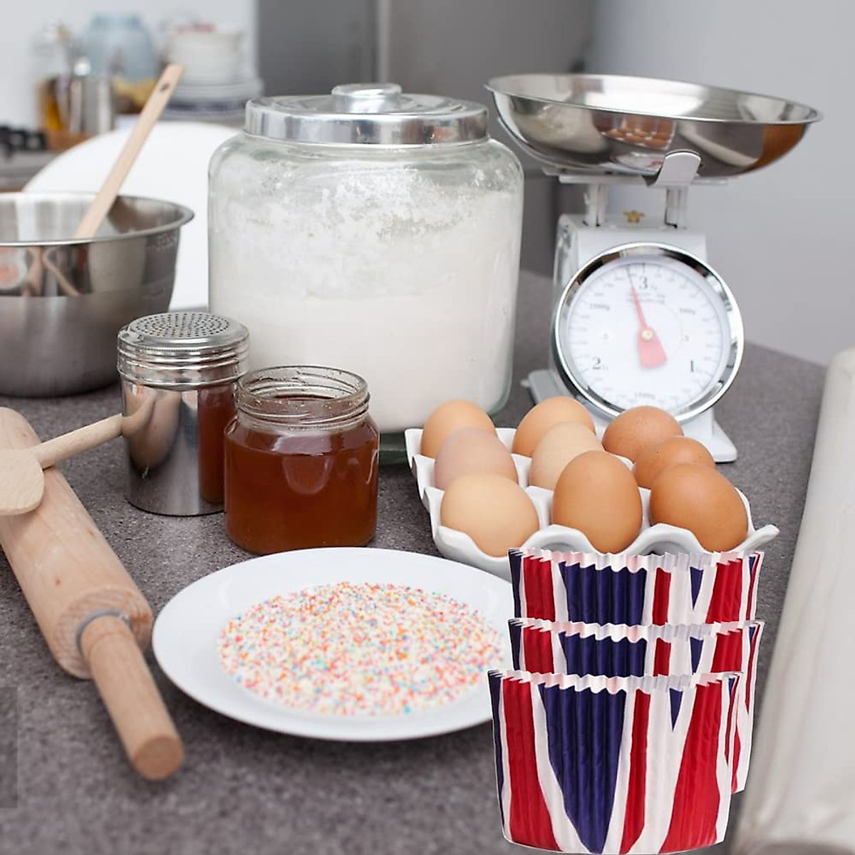 120 Pcs Union Jack Paper Cupcake Liners Coronation Cupcake Cases Baking Cups Muffin Cake Cups Great Britain Table Food Decorations for King Charles III Coronation Party Decorations, Red/White/Blue