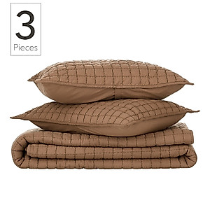 Nate Home by Nate Berkus Solid All-Season Cotton Textured Quilt Set | Breathable and Comfortable Bedding from mDesign - Full/Queen Size - 1 Quilt/2 Pillow Shams, Truffle (Brown)