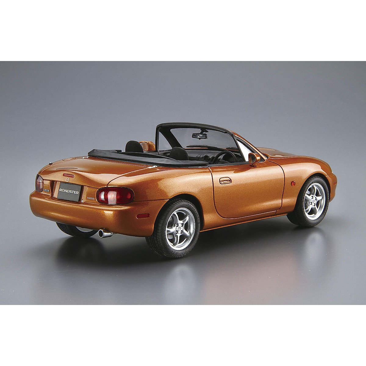 Aoshima Mazda NB8C Roadster RS ‘99 1:24 Scale Model Kit
