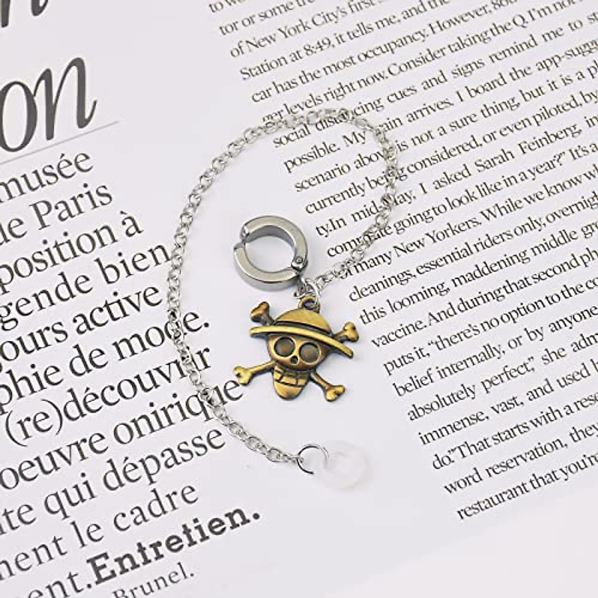 ZOA 1 Pair Earphone Anti Lost Earring Clip, Straw Hat Pirates Anime Anti Lost Earring, Creative Earring Clip Compatible with Airpods 2&1 3/Pro