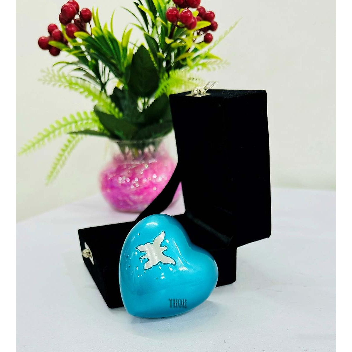 Small Love Heart Urn for Human Ashes | Mini Keepsake Funeral Ash Container for Human Remains with Display Stand, and Box Small Love Heart Pet Urn for Ashes