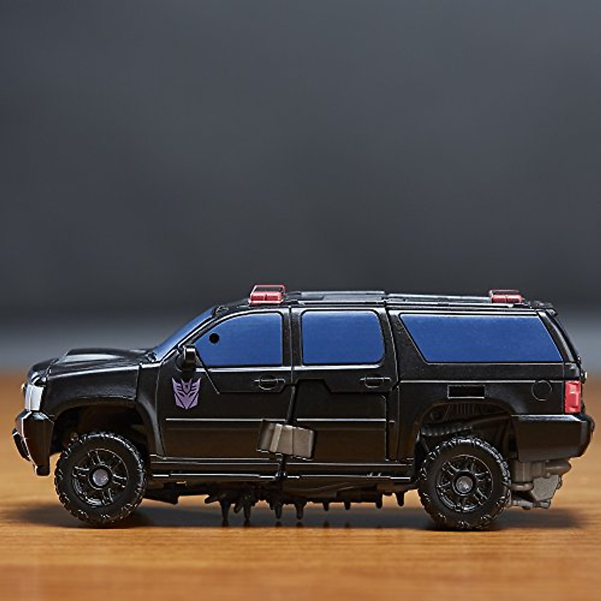 Transformers: The Last Knight Premier Edition Deluxe Decepticon Berserker