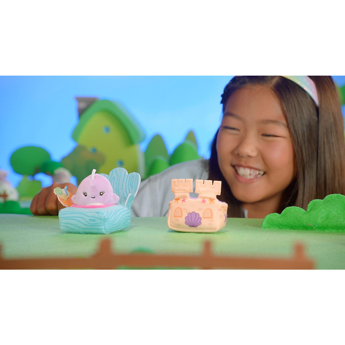 Squishville by Squishmallows Mini Plush Room Accessory Set, Playroom, 2” Esmeralda Mini-Squishmallow and 2 Plush Accessories, Marshmallow-Soft Animals, Playroom Toys