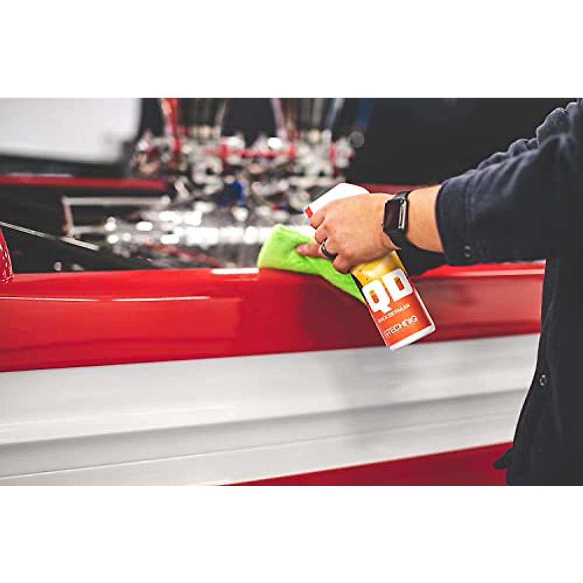 Gtechniq - Quick Detailer - Adds Gloss, Slickness, and Durability to Your Car Paintwork; Easy Spray-On Wipe Off Formula; Works with All Products; Trim and Glass Safe (500 milliliters)