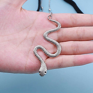 Yheakne Bohemia Layered Snake Leg Chain Silver Snake Thigh Chain Vintage Thigh Leg Chain Rave Bikini Thigh Body Chain Jewelry for Women and Girls (Silver)