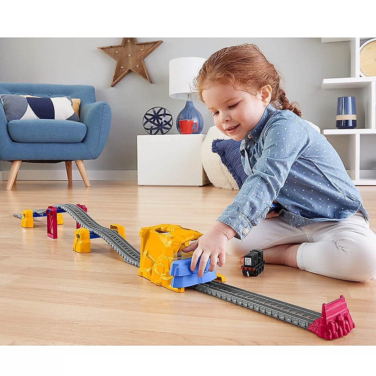 Thomas & Friends Diesel Tunnel Blast Train Set, die-cast engine and track set for preschoolers ages 3 years & older