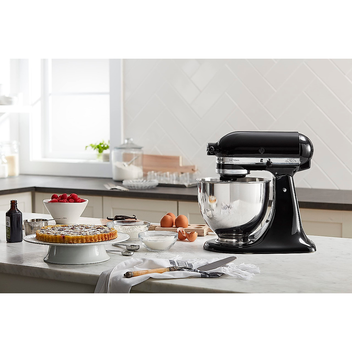 KitchenAid KSM150PSOB Artisan Series 5-Qt. Stand Mixer with Pouring Shield - Onyx Black