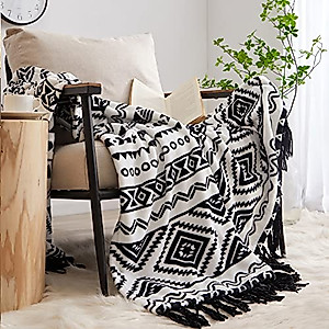 CASAAGUSTO Boho Throw Blanket - Black and White Decorative Blankets with Tassel, Printed Flannel Bohemian Throw Blanket for Chair, Bed, Sofa, Couch(50 * 60, Black and White)