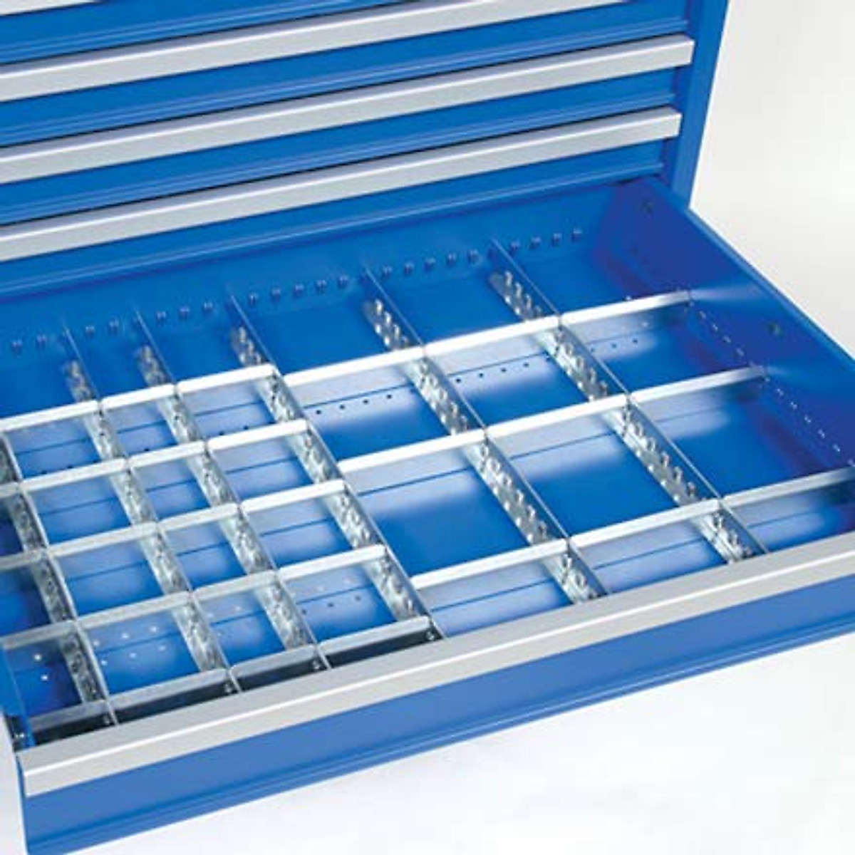 Versatility - 8 Drawer Turret Tooling Cabinet with Mobile Base, VT-22000