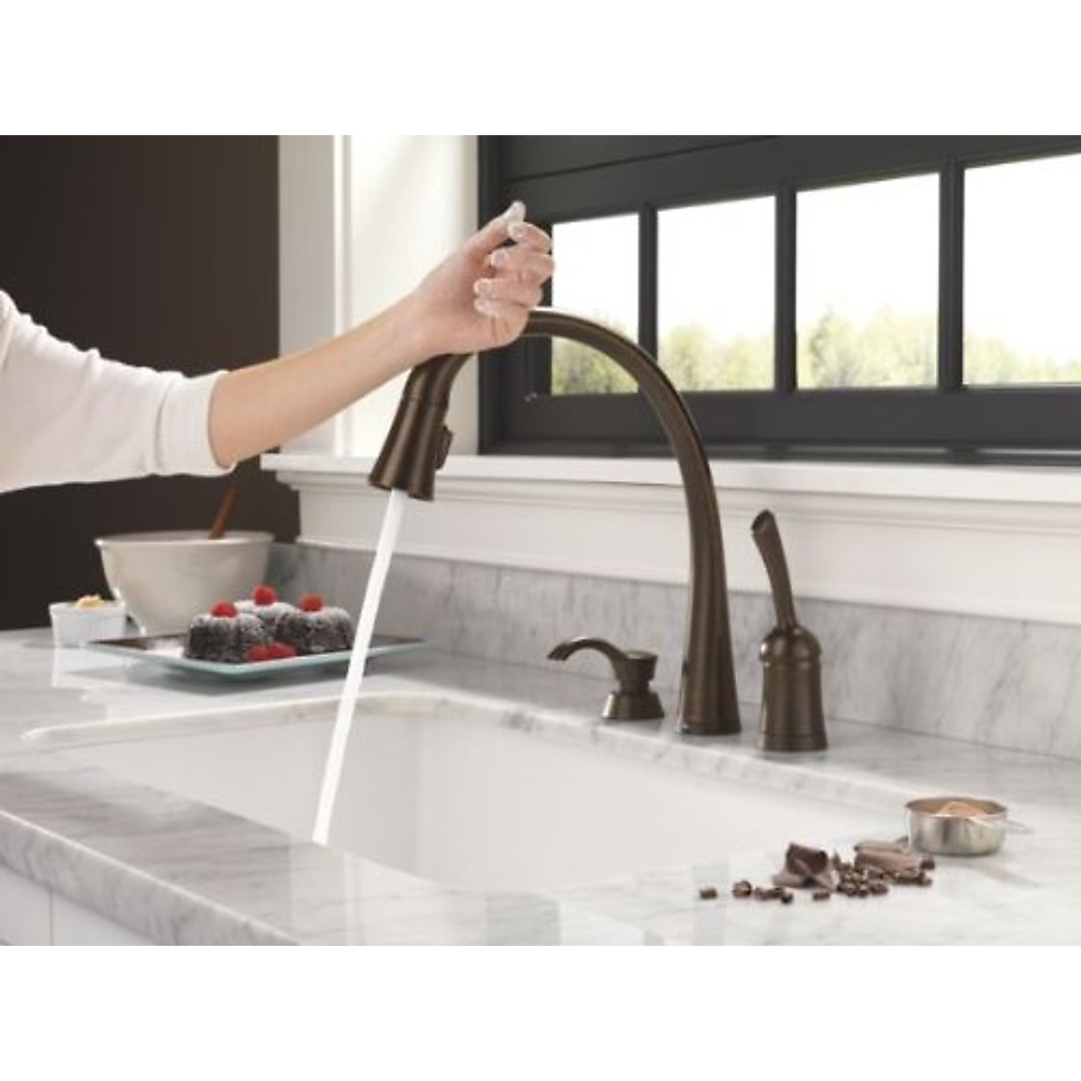 Delta Faucet Pilar Kitchen Soap Dispenser for Kitchen Sinks, Venetian Bronze RP50781RB