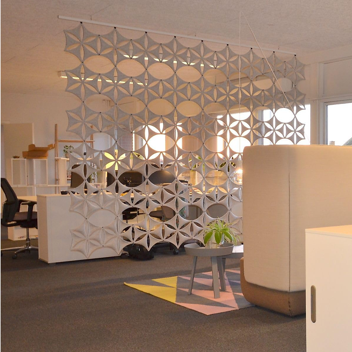 OSHIYINN White 3D Flower Venus 14"x12" Hanging Room Divider Panel Felt Fiber Surface High Density Polyester Fiber Board Cut Room Partition Home Decoratio(12 Pcs)