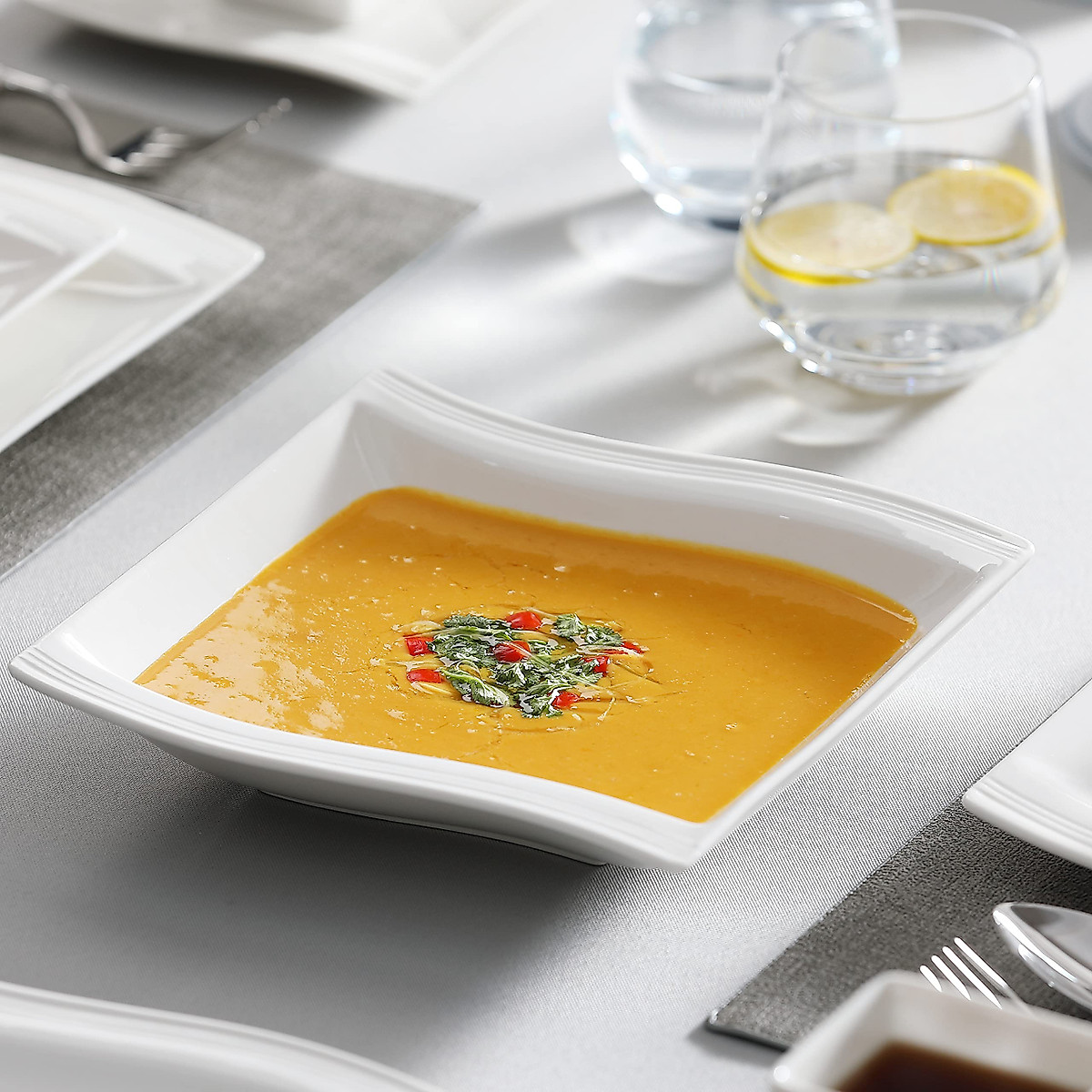 MALACASA Ivory White Dinnerware Set, 30-Piece Porcelain Dinnerware Sets, Modern Square Dinner Set Plates and Bowls for Dessert, Salad and Pasta, Cup and Saucer Set, Dinnerware Set for 6, Series Flora