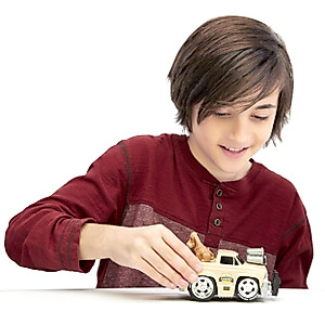 MGA Entertainment Wreck Royale Exploding Crashing Big Boss Race Car with 4 Mix 'N Match Explosive Parts