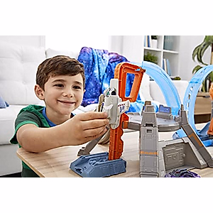 Hot Wheels Disney Pixar Buzz Lightyear Hyper Loop Challenge Playset, Includes Buzz Lightyear Character Car, Gift For Kids 3 Years & Up
