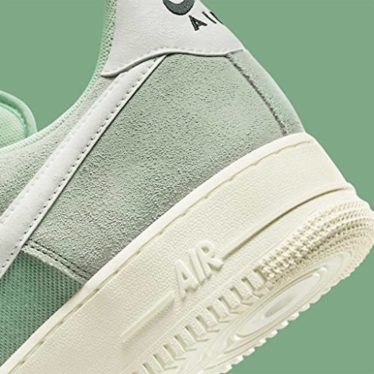 NIKE Men's Air Force 1 Low '07 Lv8 Basketball Shoes, Rattan Rattan Orange Alpha Sai, 11.5 AU