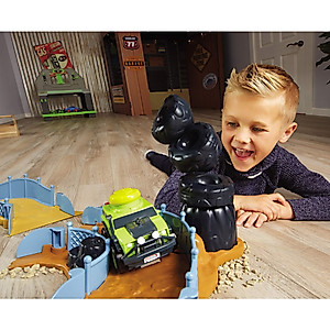 Little Tikes Slammin' Racers Scrapyard Derby